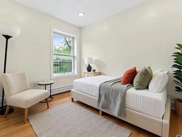 2 Bed  1 Bath Apartment  20min from Journal Square