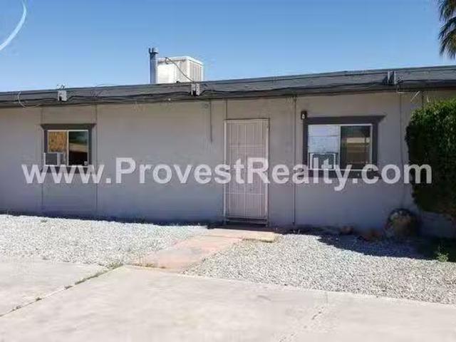 2 Bed, 1 Bath Apple Valley Apartment! 13222 Mohawk Road #3