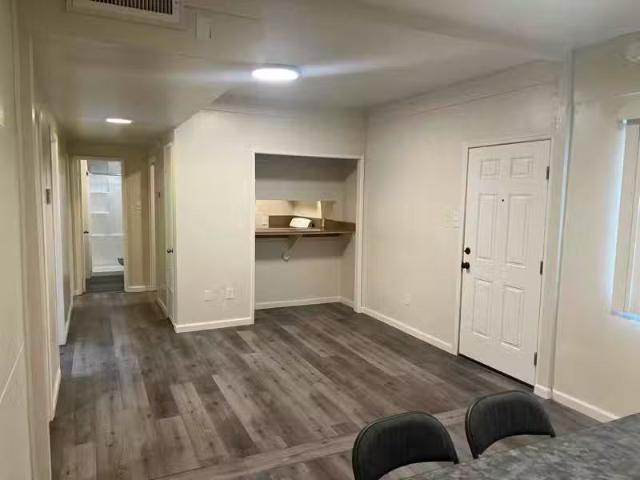 2 Bed +1 Bath in Tower District, Fresno, CA 926 N Van Ness Ave