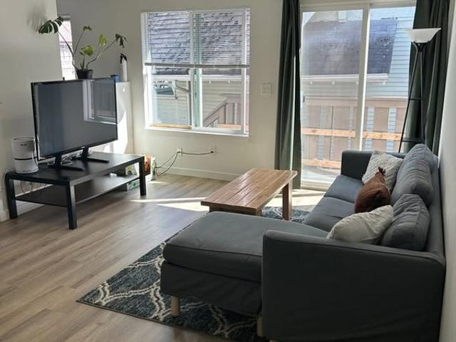 2 bed, 1 bath in UDistrict