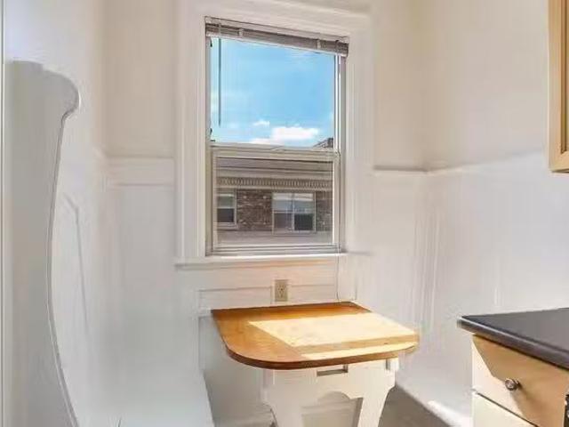 2 Bed, 1 Bath Plus Renovated