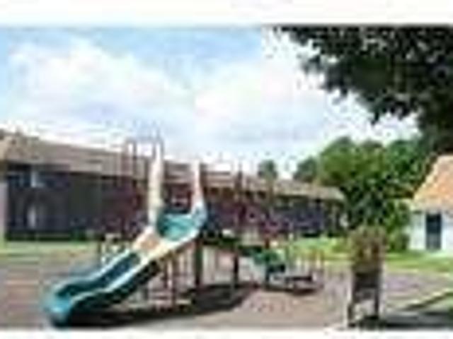 2 bed, 1.50 bath, safe neighborhood