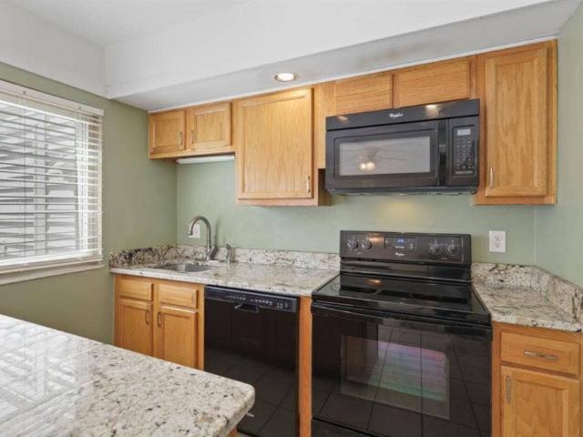 2 bed 1.5 bath apartment for rent