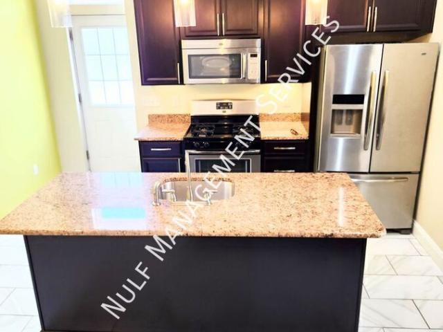2 bed, 1.5 bath in Lawrenceville