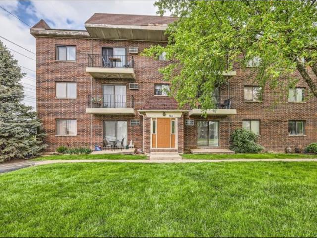 2 bed 1.5 bath open floor plan condo