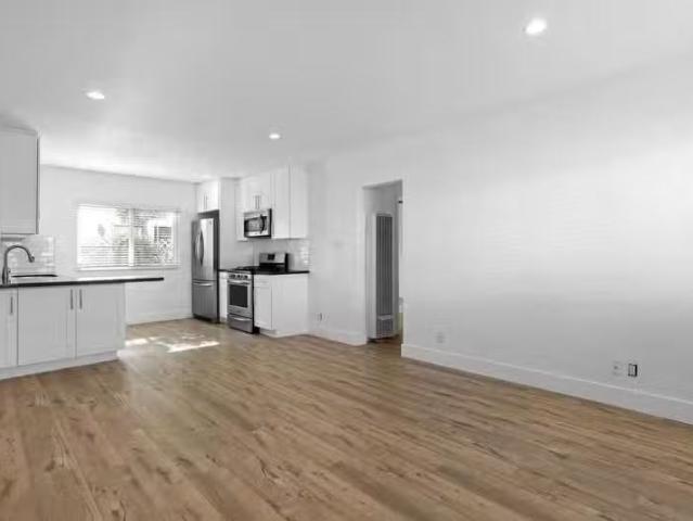 2 bed, 2 bath 1750 Sycamore LLC