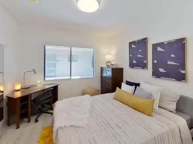2 BED / 2 BATH