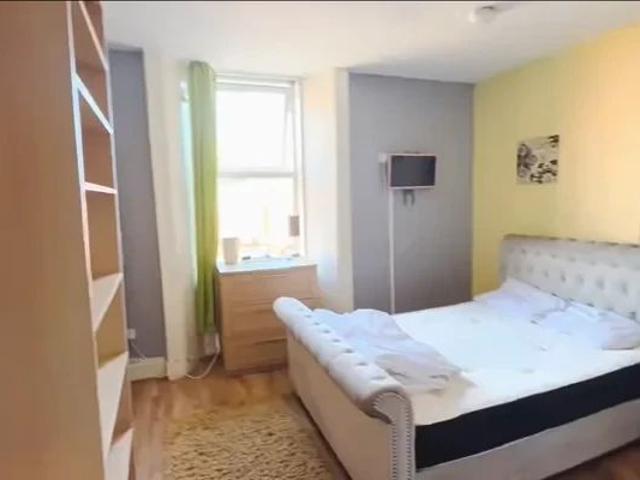 2 Bed 2 Bath