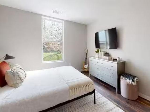 2 Bed 2 Bath
