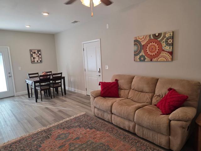 2 Bed 2 Bath
