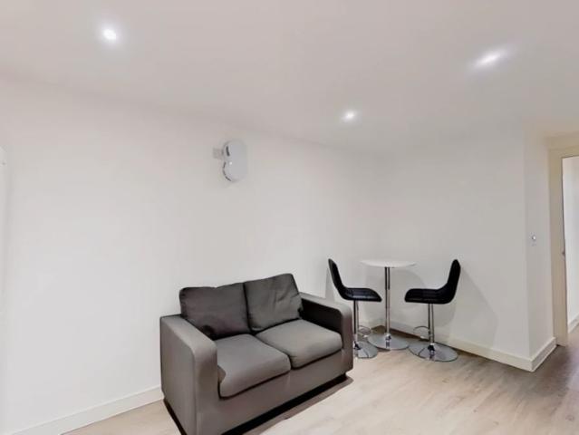 2 Bed 2 Bath