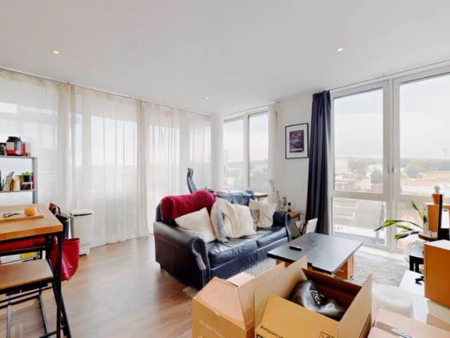 2 Bed / 2 Bath