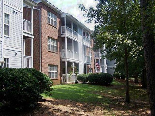 2 bed 2 bath, $810.00 in Columbia