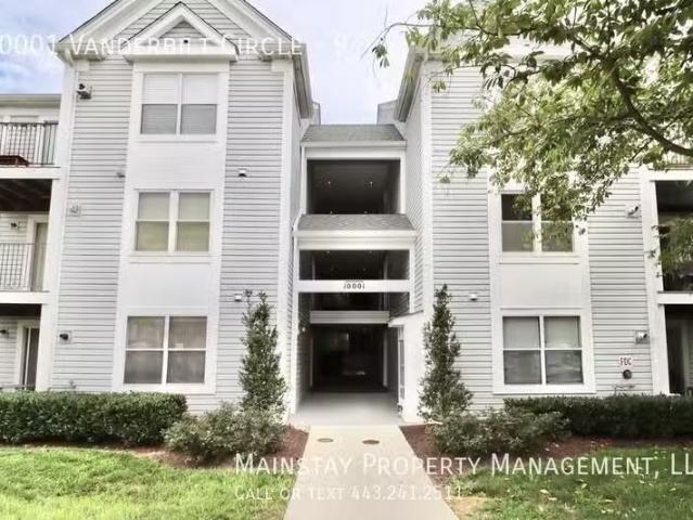 2 Bed 2 Bath Condo in Prime Location! 10001 Vanderbilt Cir #9