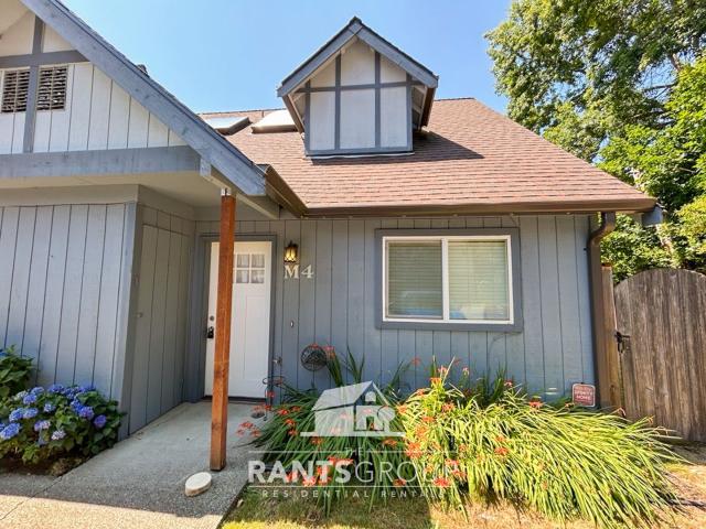 2 bed 2 bath Condo in Tumwater! Pool & Clubhouse!