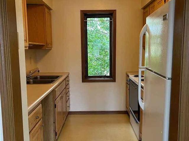 2 Bed 2 Bath Apartment on E Avenue NE | Cedar Rapi