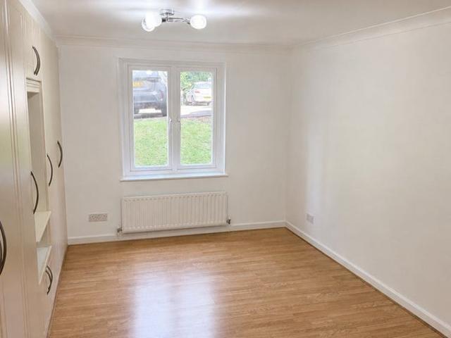 2 Bed / 2 Bath Apartment Woodside Park