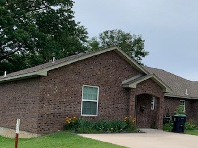 2 bed 2 bath Brick Duplex