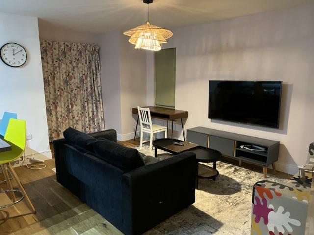 2 bed 2 bath fully furnished Flat, Denniston