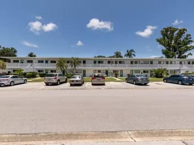 2 bed 2 bath furnished condo 11200 86th Ave #202