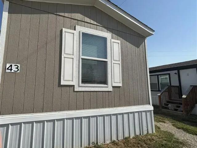 2 Bed 2 Bath Home Available for Lease at Colonial Gardens KS Apply Now!
