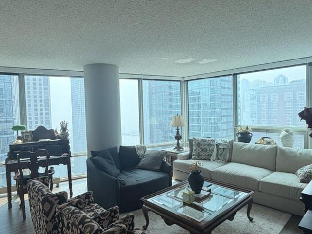 2 bed 2 bath in Streeterville / sublease in Sep