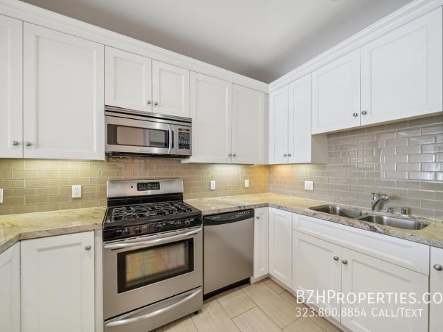 2 Bed 2 Bath with Central A/C and Walk‑In Closet