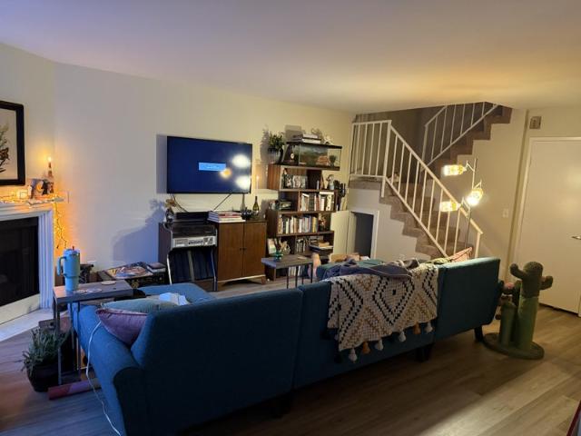 2 bed 2 bath townhome in NoHo