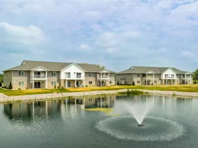 2 Bed 2 Bath Upper 2 Car Attached Garage 7 8 Unit Rock Cree.