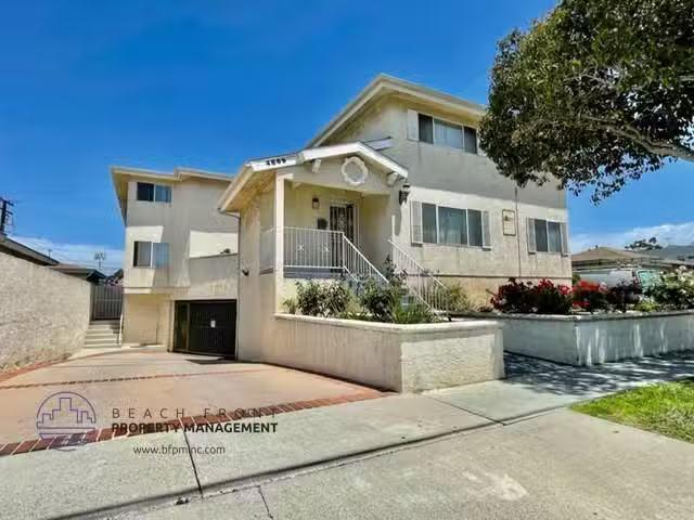 2 Bed 2 1/2 Bath 4609 W. 159th St