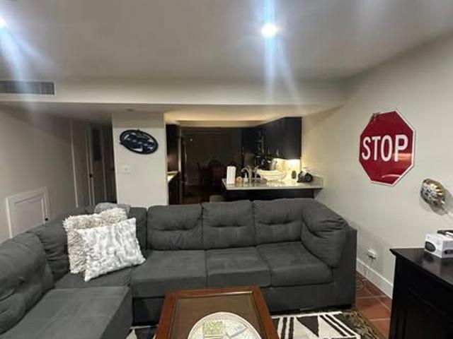 2 Bed 2.5 Bath Townhouse