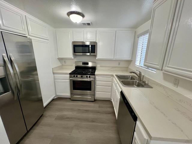 2 BED, 2.5 BATH TOWNHOUSE UNIT * NORTH GLENDALE * WASHER DRYER 2 Bedroom Apartment for Rent at 1050 Allen Ave, Glendale, CA 91201 Grandview