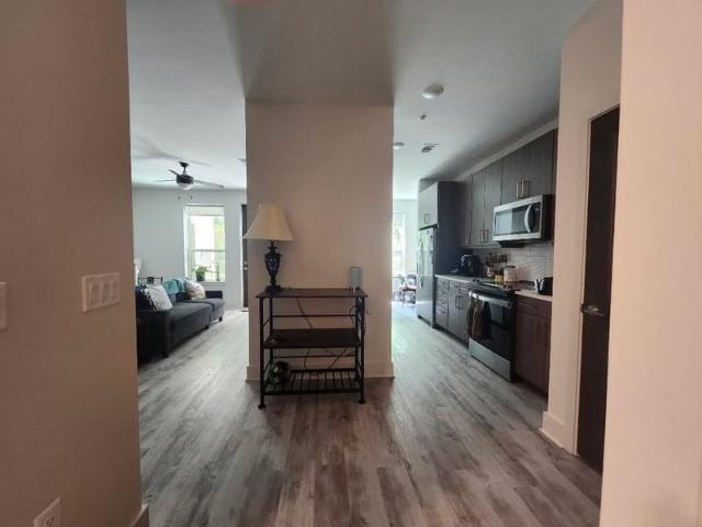 2 bed / 2.5 bath townhome close to Truist Park