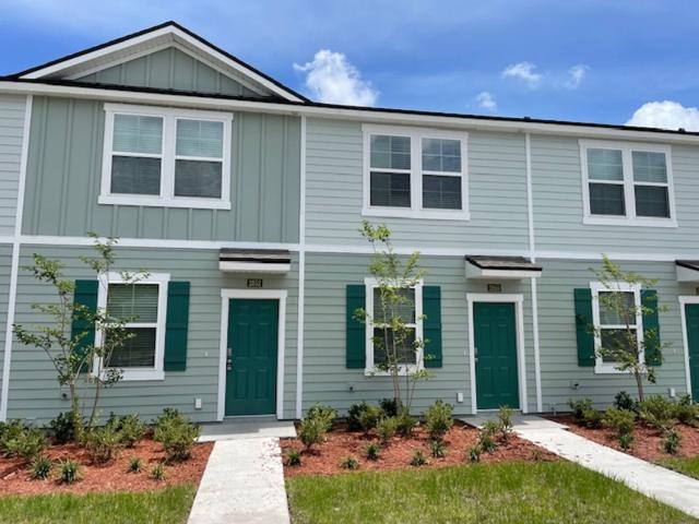 2 Bed 3 Bath Townhouse Located at Deer Run! D.R. Horton Townhome Community 1 Month FREE