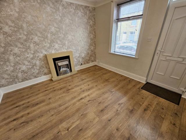 2 bed Terraced To Let