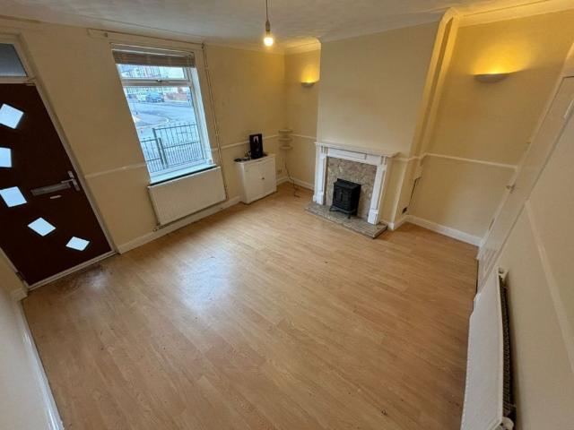 2 bed Terraced To Let