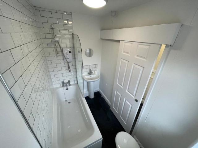2 bed Terraced To Let