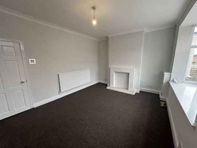 2 bed Terraced To Let