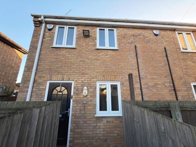 2 bed Terraced To Let