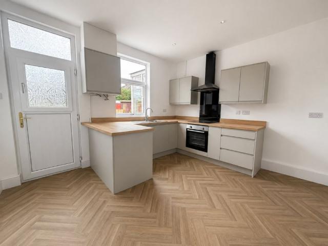 2 bed Terraced To Let