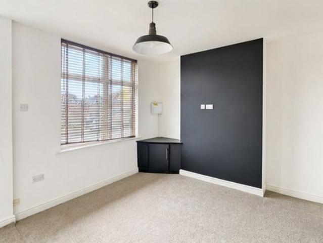 2 bed Terraced To Let