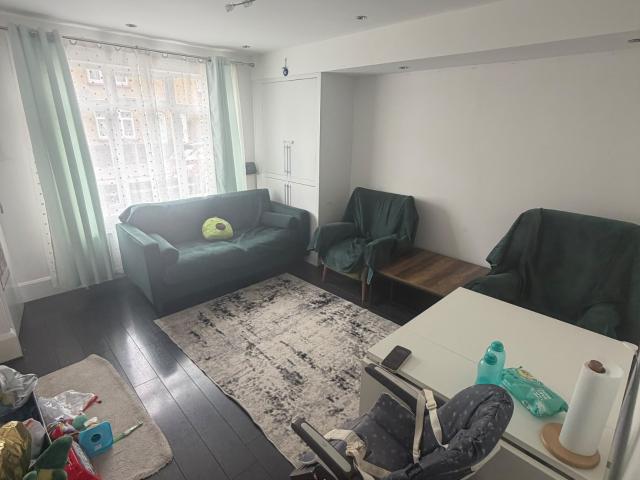 2 bed terraced bungalow to rent Rosedale Avenue, Hayes UB3