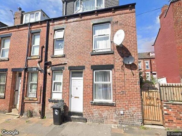 2 Bed Terraced House, Temple View Place, LS9