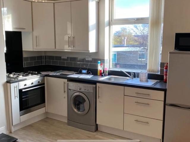 2 Bed Terraced House, Tennyson Terrace, LS27