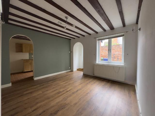 2 bed Terraced House To Let