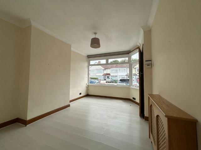 2 bed Terraced House To Let