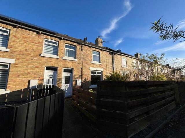 2 bed terraced house to rent in NE63