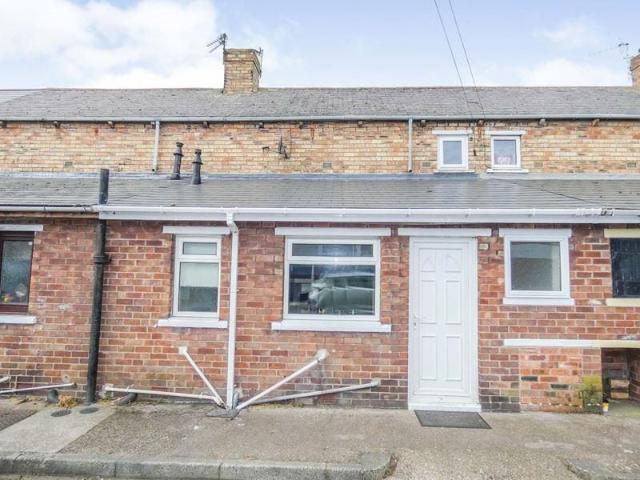2 bed terraced house to rent in NE63