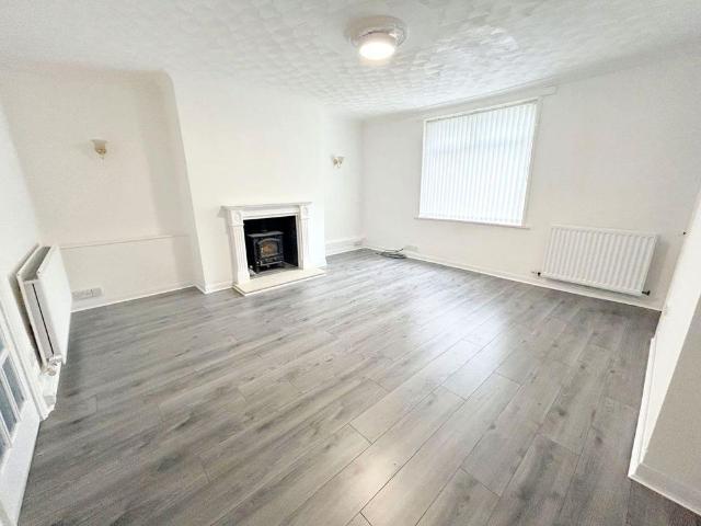 2 bed terraced house to rent in NE63