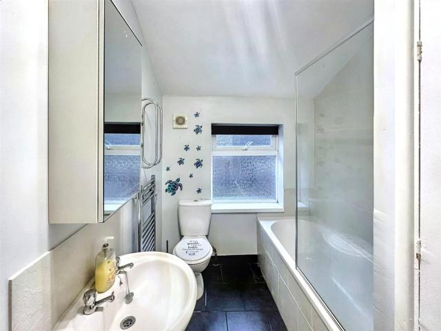 2 bed terraced house to rent in Albany Street, Ilkeston, DE7 5AE